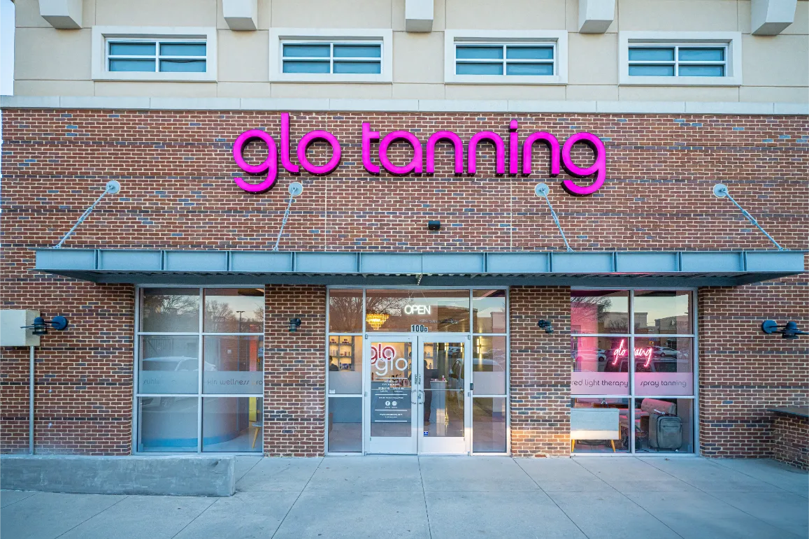 Here’s Why You Should Try Red Light Therapy and a Tanning Bed - Glo Tanning